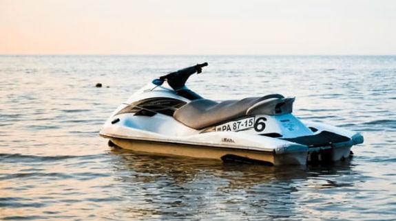 Gold Coast teen hospitalised with facial injuries after falling off jet ski