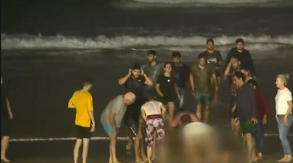 Gold Coast TV weatherman involved in dramatic beach rescue