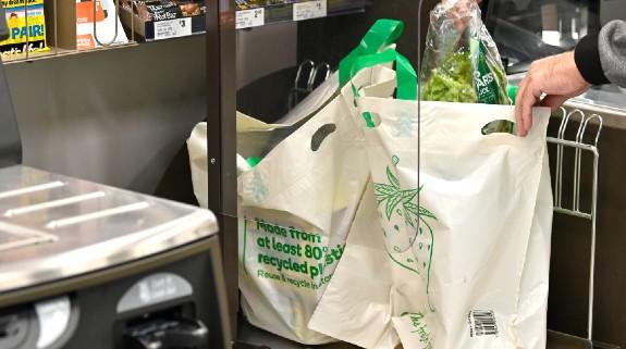 Woolworths and Big W axe reusable plastic shopping bags