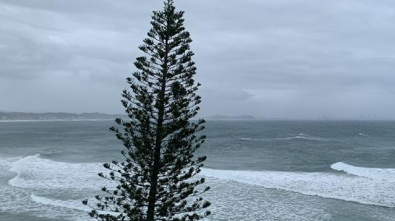 Gold Coast in firing line for broad trough bringing severe weather