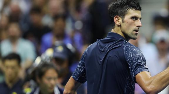 Djokovic’s dad poses with pro-Russia fans