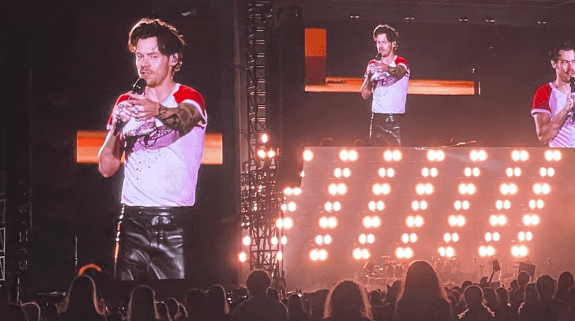 Harry Styles wows the Gold Coast with dazzling sold-out show