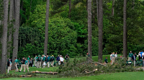 Aussie players endure ‘scary’ tree fall at the Masters