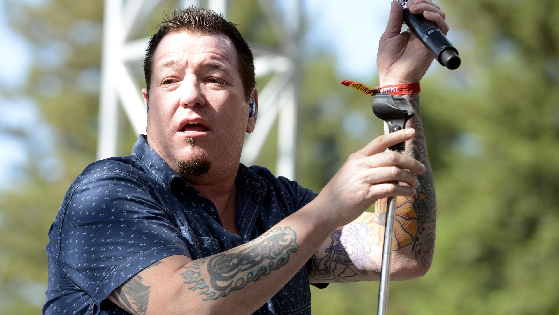 Smash Mouth's Lead Singer On Deathbed, Only Has Days To Live