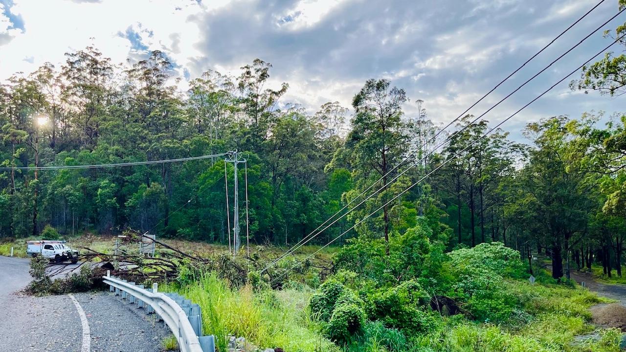 POWER UPDATE: 28,000 homes still blacked out across Gold Coast, Scenic Rim