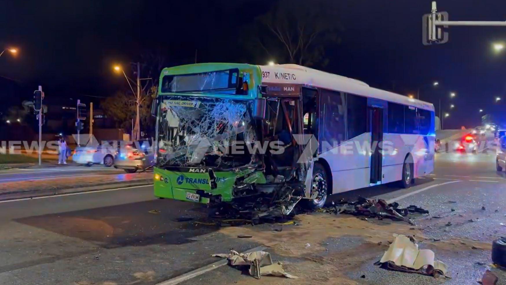 "Chaotic scene" Eight injured after Jeep collides head-on with bus in ...