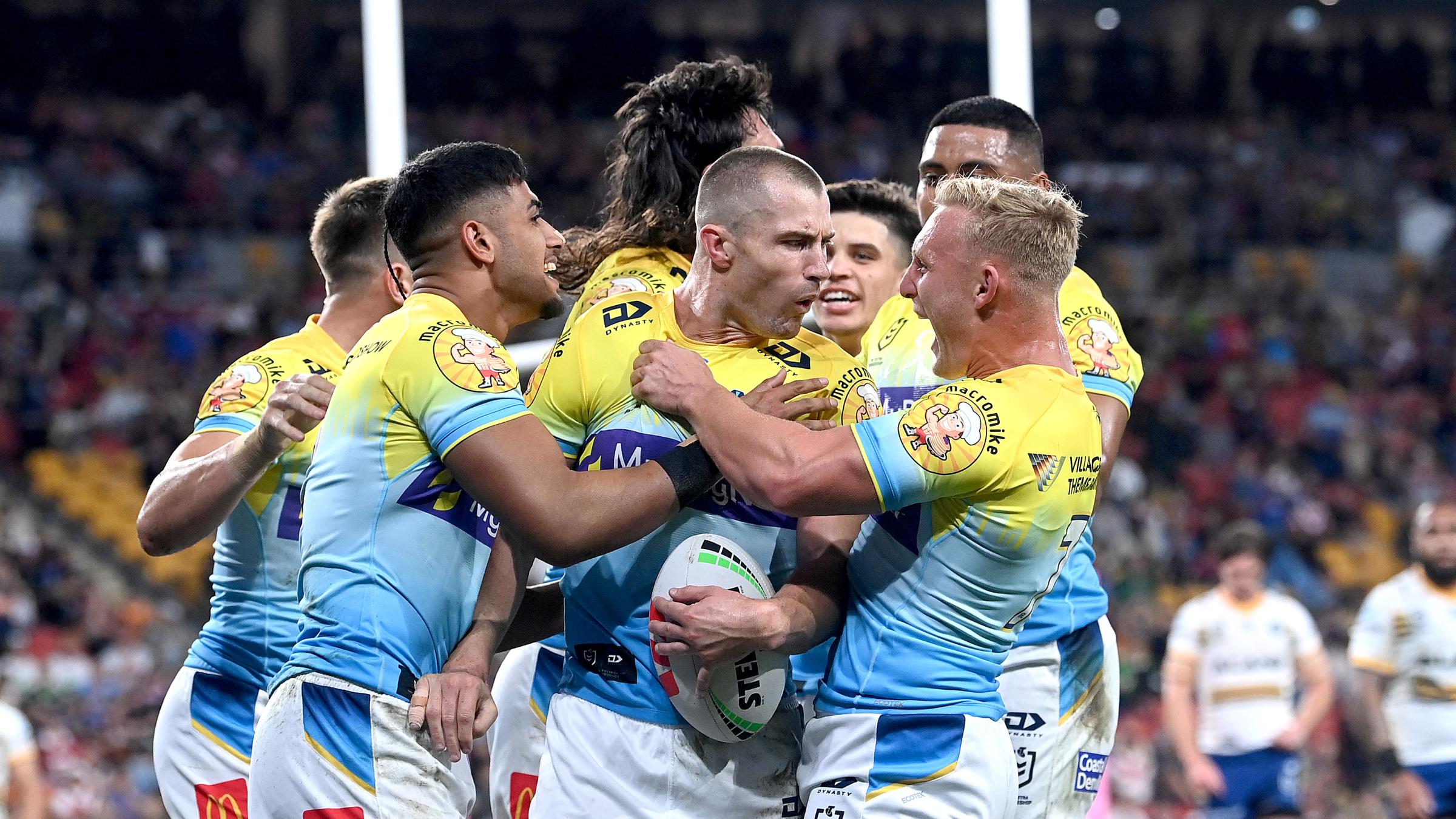 Veteran playmaker Kieran Foran inks Titans extension