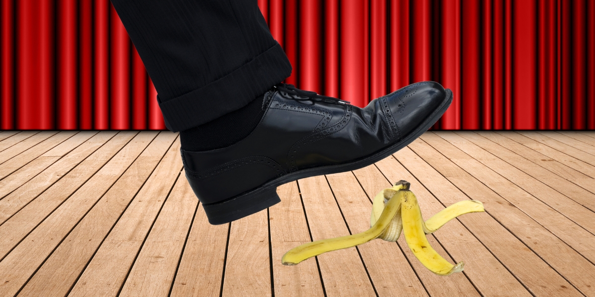 Top 5 Celebs Who Fell on Stage This Year