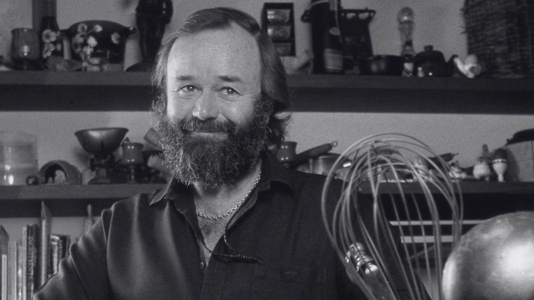 Peter Russell-Clarke, Beloved TV Chef and Artist, Passes Away at 89