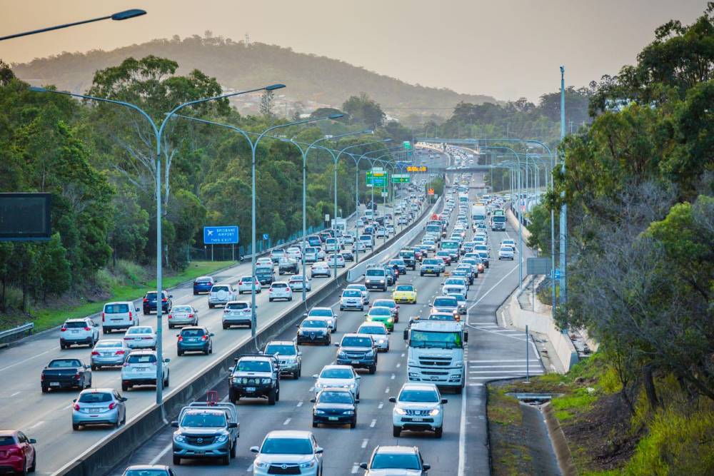 Early morning crash sparks M1 traffic chaos